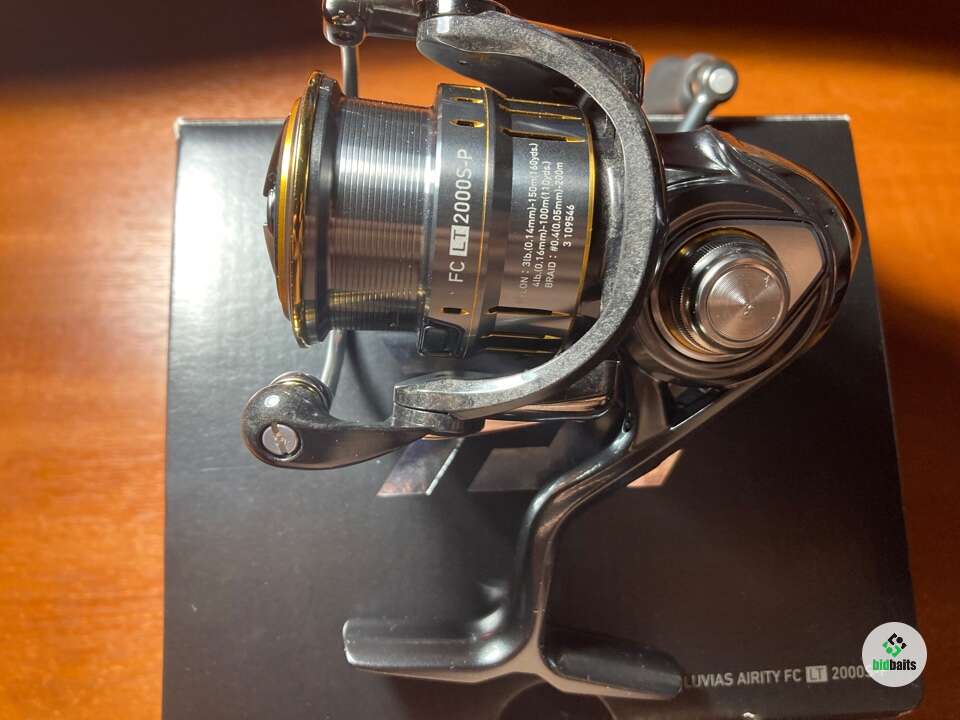 Купить Daiwa 21 Luvias Airity FC LT 2000S-P по цене 40000 руб.