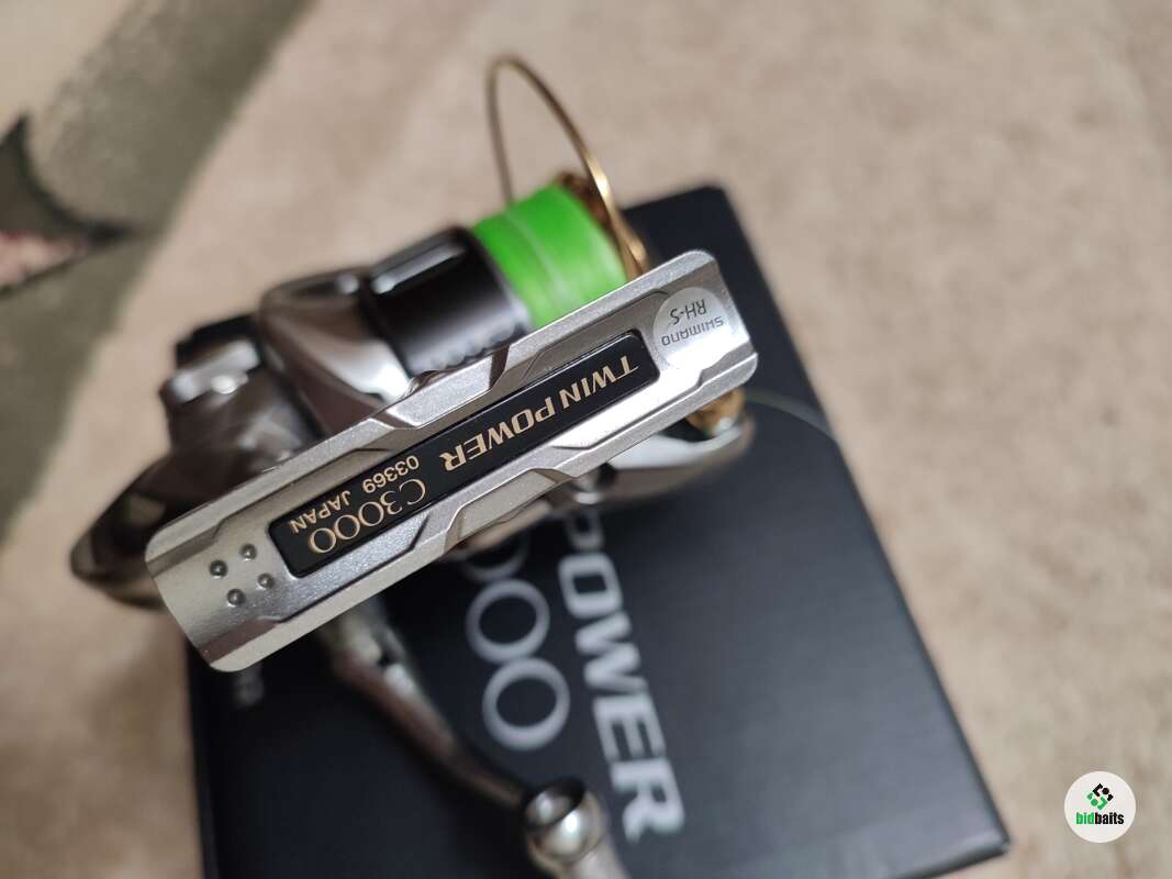 Купить Shimano 15 twin power C3000 по цене 25000 руб.