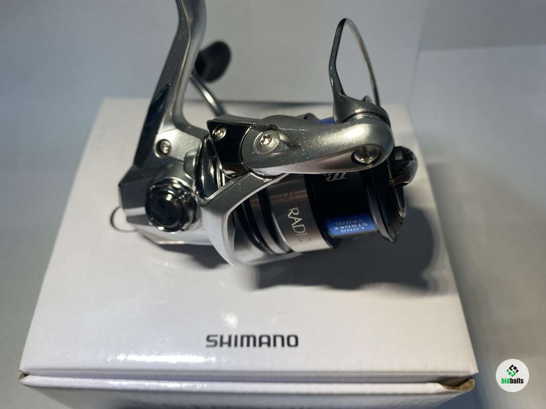 Купить Shimano Stradic FL C2000SHG по цене 14500 руб.