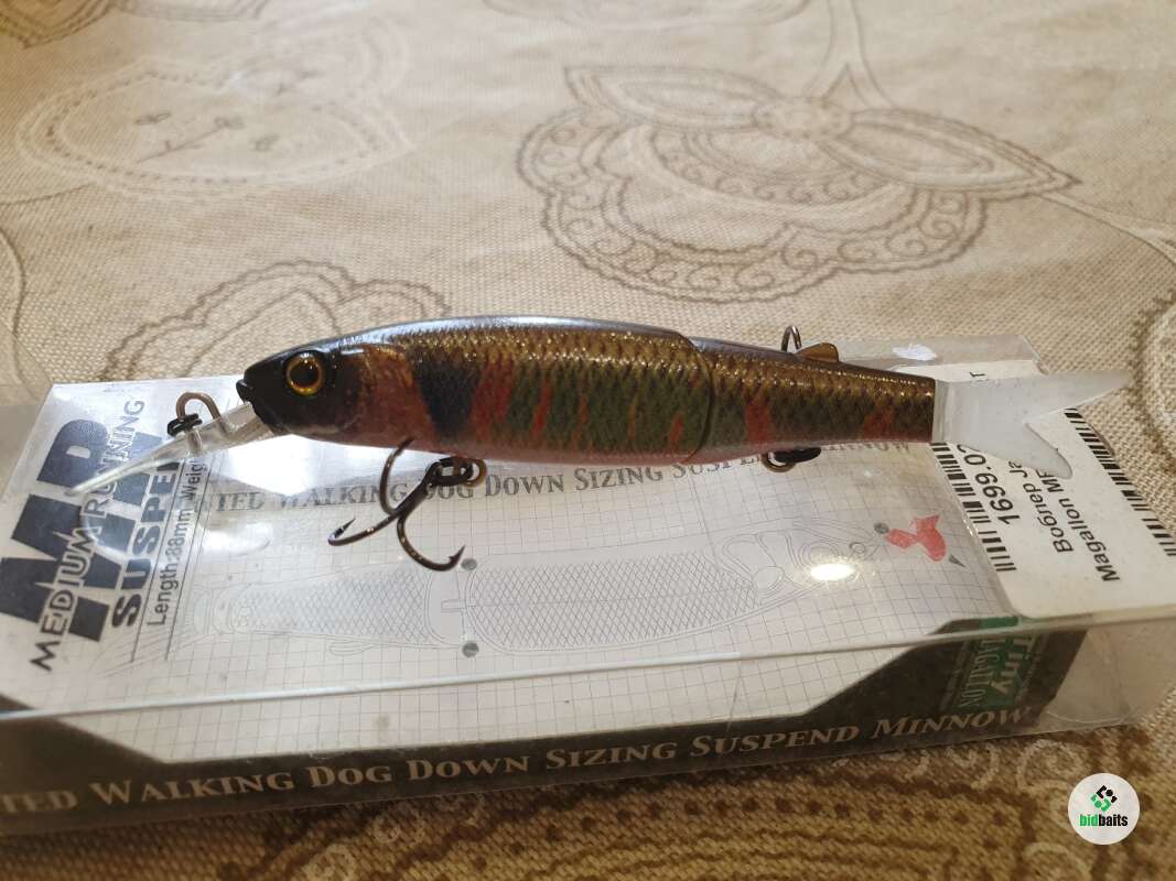 Купить Jackall Tiny Magallon MR по цене 900 руб.