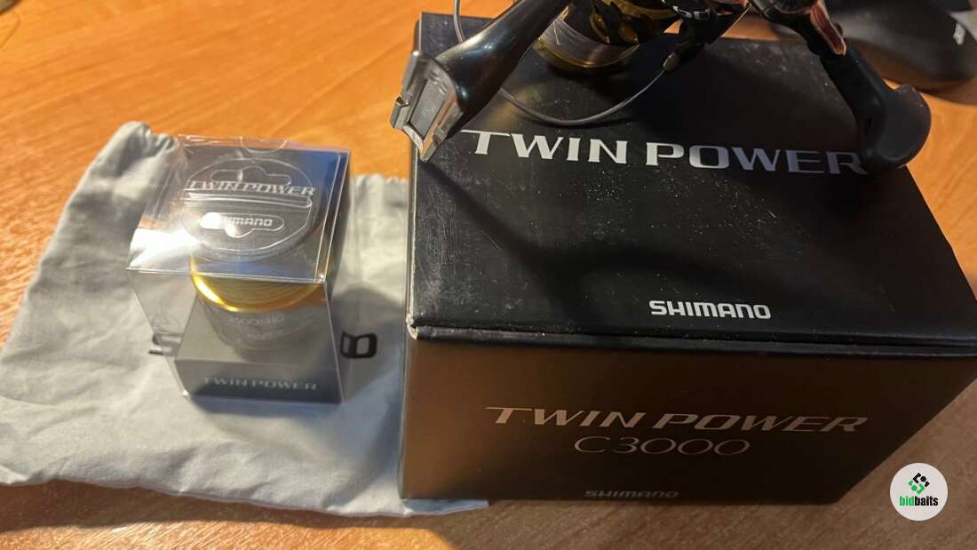 Купить Катушка Shimano 20 Twin Power C3000 и шпуля 2500 по цене 33999 руб.